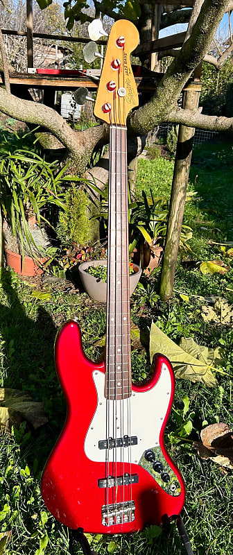 Squier Jazz Bass JV Japan Vintage Series 1983 - Candy Apple | Reverb
