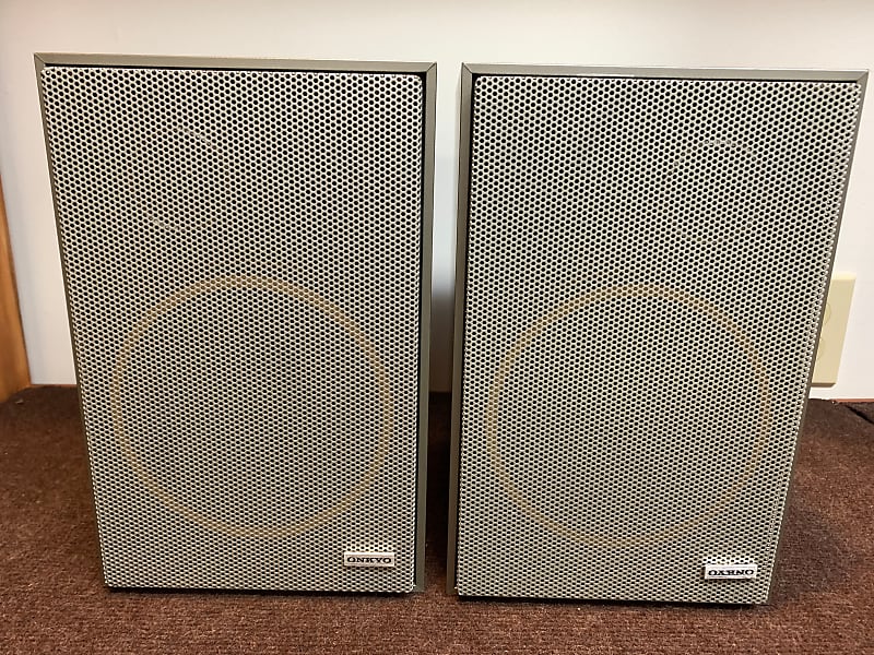 Onkyo HS20 Bookshelf Speakers | Reverb