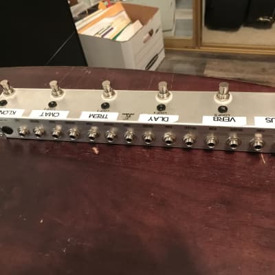 Loop-Master True-Bypass Six loop pedal switcher w/LEDs 2010 - | Reverb