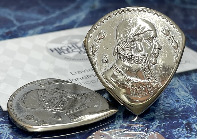 The Highland Plectrum Co. One (Large) Mexican 1959 Silver | Reverb UK