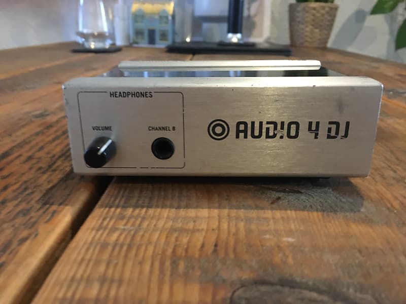 Traktor Audio 4 Native Instruments + Multicore cables + | Reverb UK