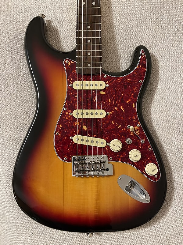 Squier by Fender Stratocaster SE 3-Tone Sunburst UPGRADED W/ | Reverb
