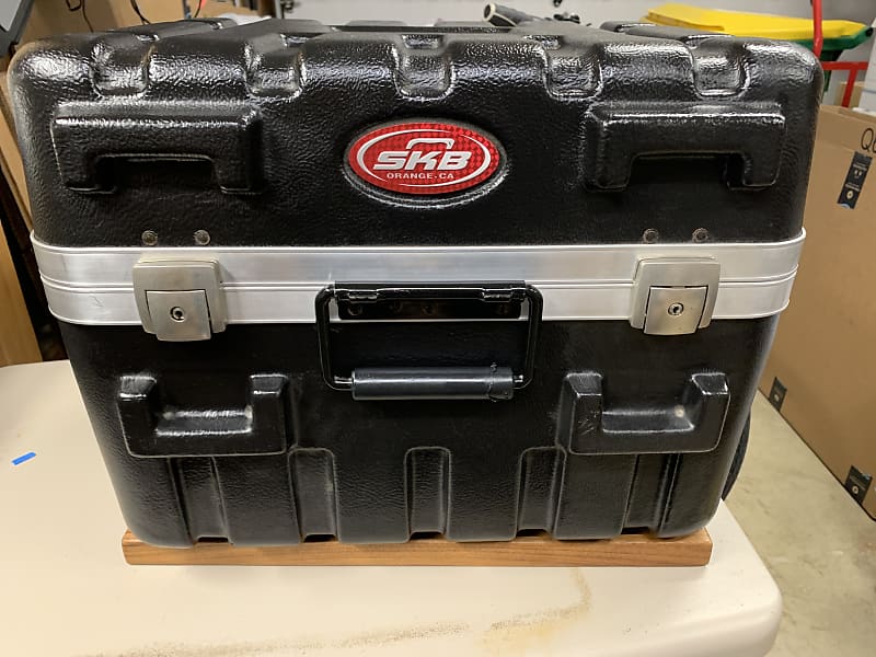 SKB SKB-1200 12-Space ATA Microphone Case | Reverb