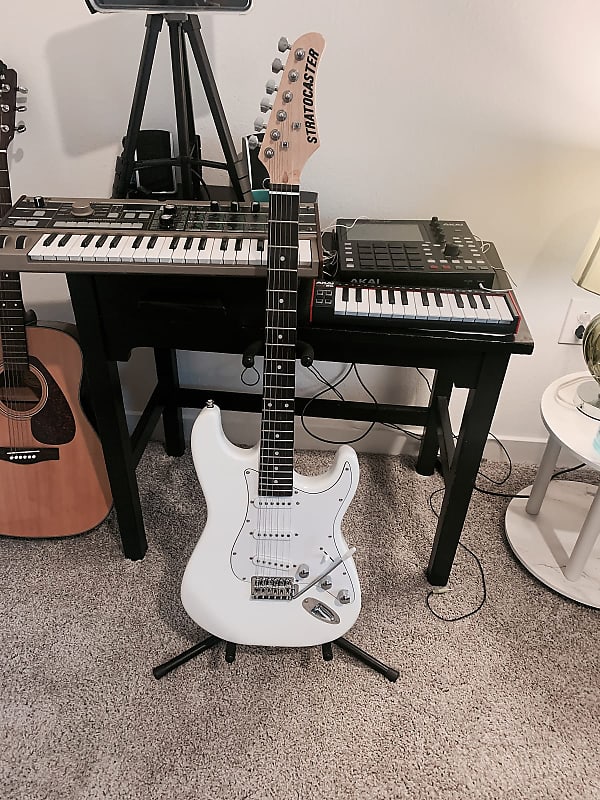 Custom White Stratocaster | Reverb