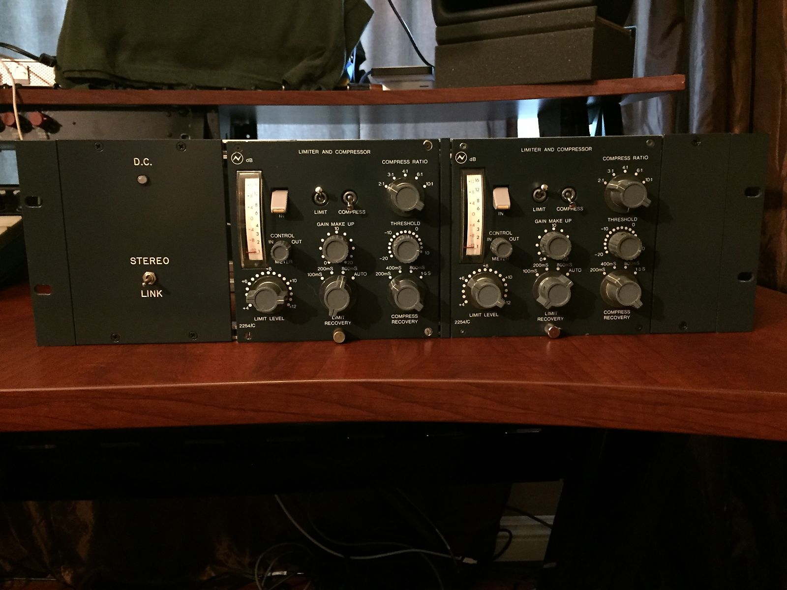 Neve 2254/C Compressor Limiter Racked Pair | Reverb Deutschland