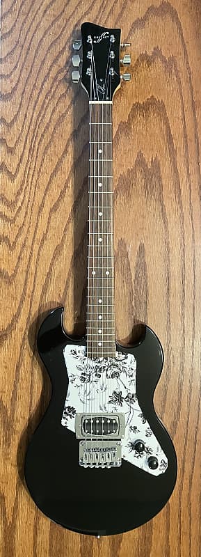 First Act Adam Levine 2015 Black | Reverb