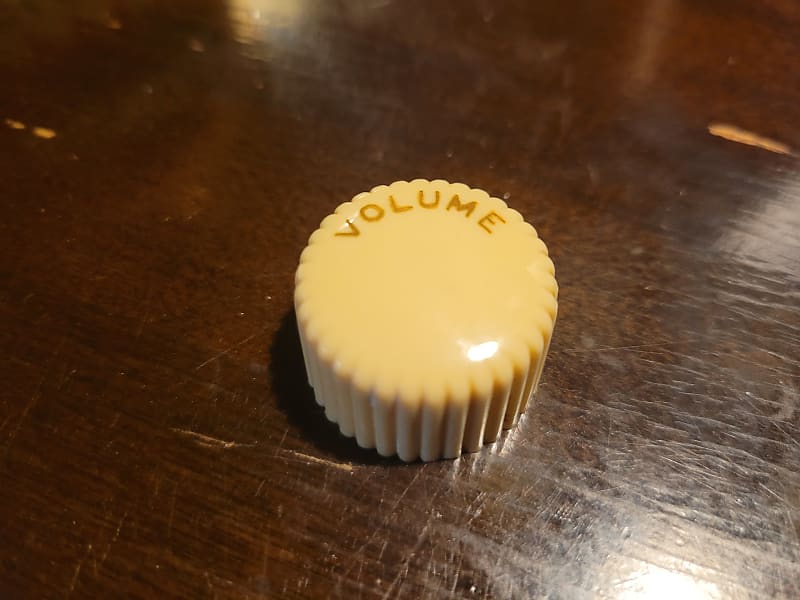 Harmony Cupcake Volume Knob 1950s-60s - Ivory / Gold Font | Reverb