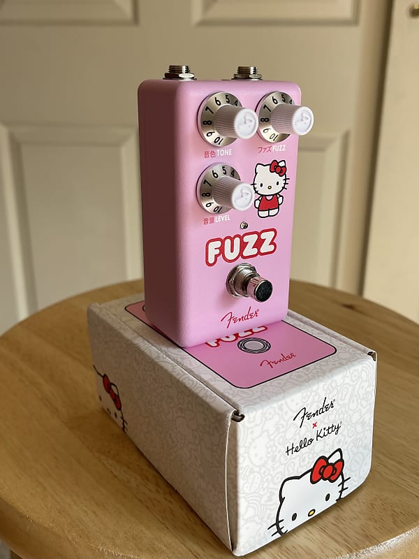 * Fender Hello Kitty Fuzz pedal 2024 - Pink Limited MINT | Reverb