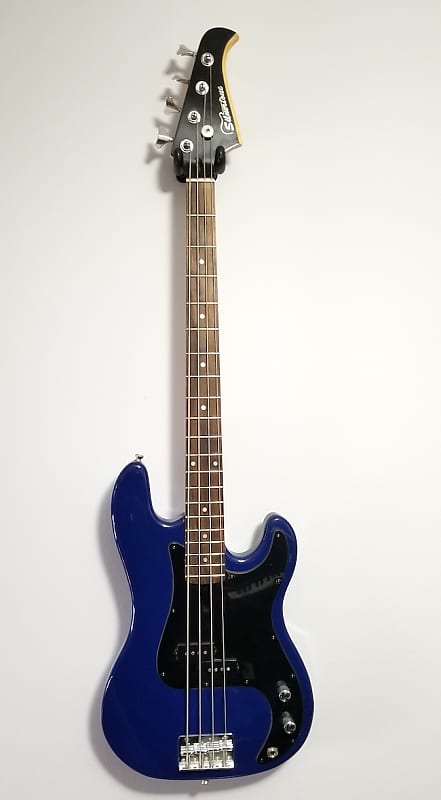 Silvertone SSLB11 Revolver 4 String Bass Guitar (Blue) | Reverb