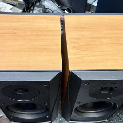 B&W - Bowers & Wilkins DM302 Prism Bookshelf Speakers Light | Reverb