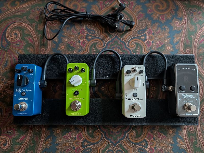 Mini Pedalboard w/ 4 mini pedals | Reverb