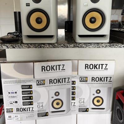 KRK Rokit 7 Gen 4 -(White) M70x headphones | Reverb