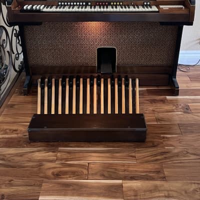 Hammond Elegante Organ w/Pedals, bench built in Leslie | Reverb