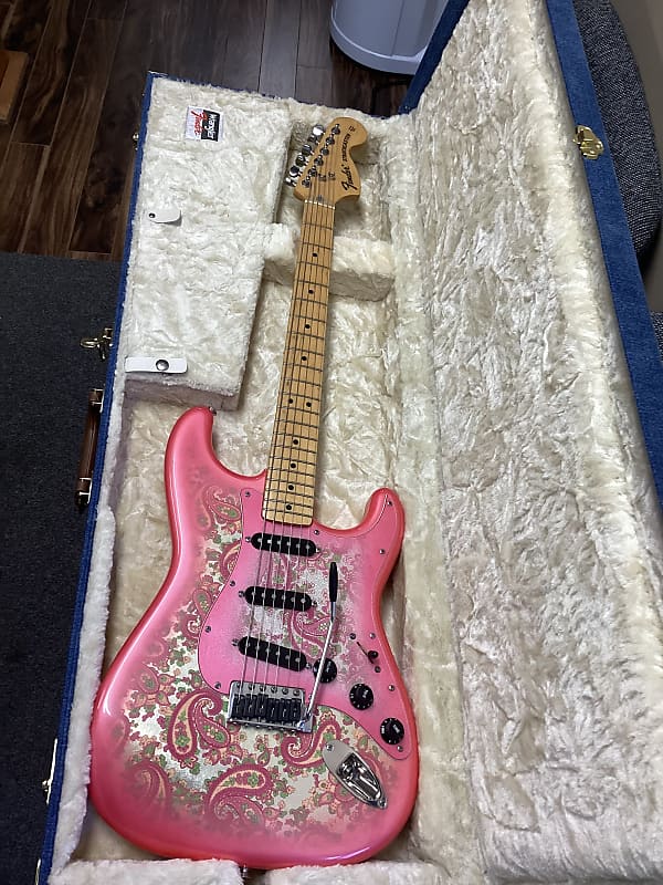 Fender Pink paisley stratocaster ST-72 1986-87 - Pink | Reverb UK