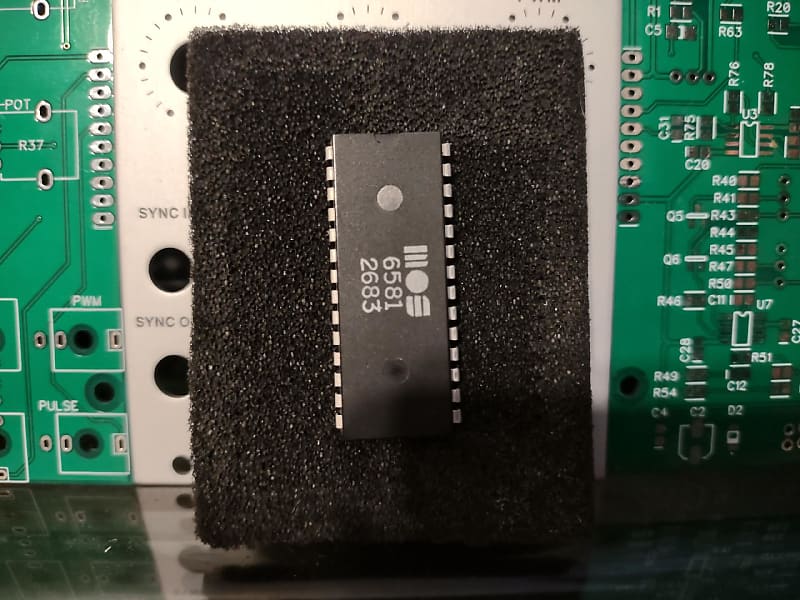 Commodore MOS 6581 2683 SID Chip Vintage Chiptune Synth Audio | Reverb
