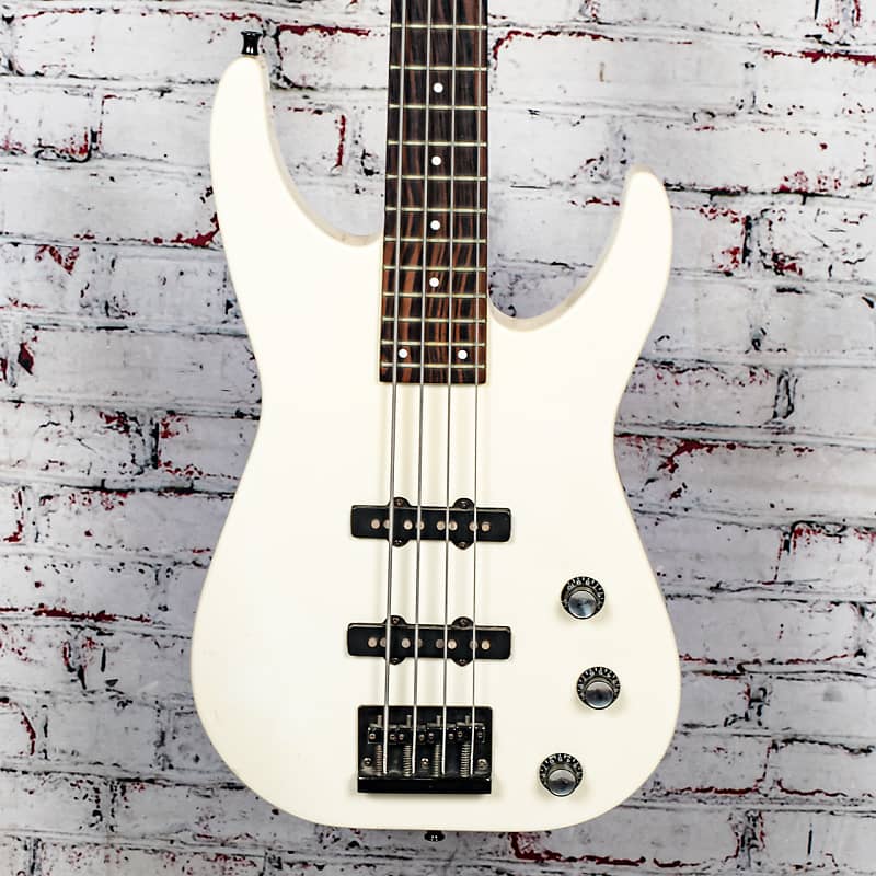 Fernandes - 4 String Bass, White - w/HSC - x2154 - USED | Reverb