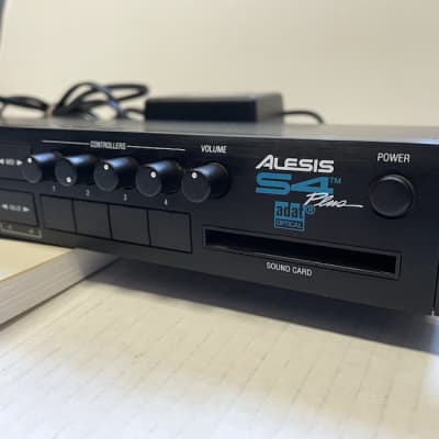 Alesis S4 Quadrasynth Plus | Reverb
