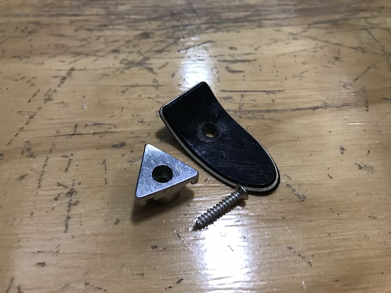 1979 Peavey T-40 Bass String Tree & Truss Rod Cover | Reverb