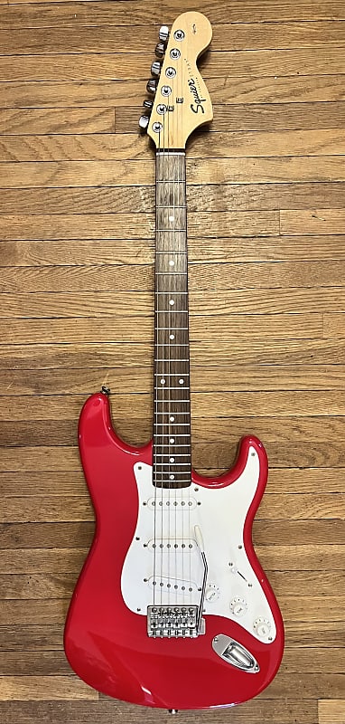 Squier Affinity Series Stratocaster with Rosewood Fretboard | Reverb