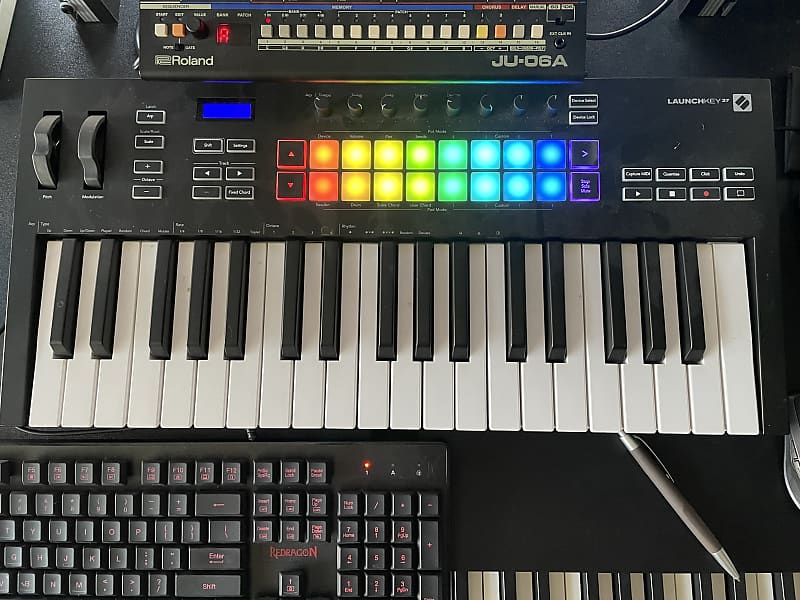 Novation Launchkey MKIII 37 Midi Controller | Reverb Novation Launchkey MKIII 37 Midi Controller | Reverb