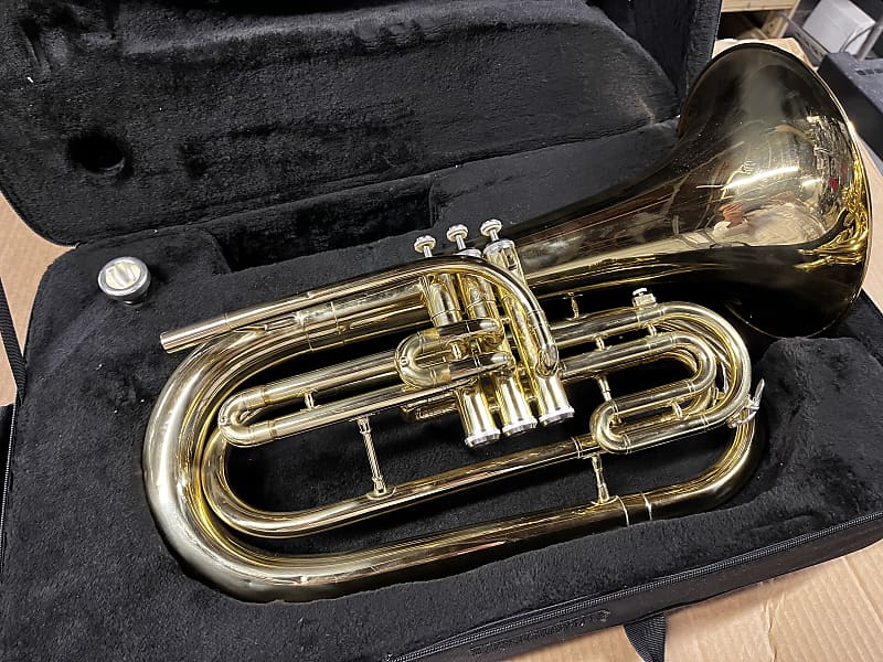 Moz K7 Marching Baritone w Case | Reverb