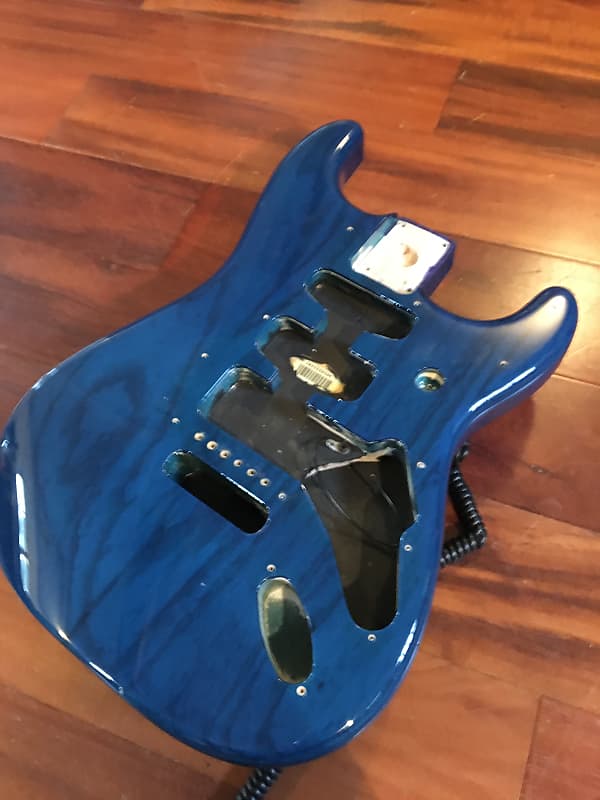 Fender Deluxe Player Strat Sapphire Blue Transparent Ash | Reverb