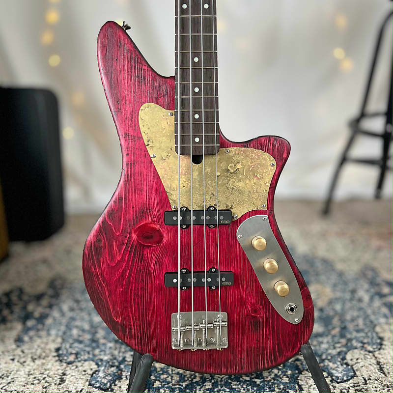 Offbeat Guitars "Jacqueline" 32" Medium Scale Bass, Bordeaux | Reverb
