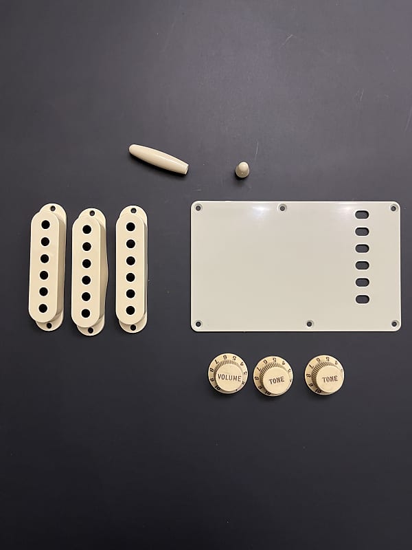 Fender Stratocaster 2010 Cream set | Reverb