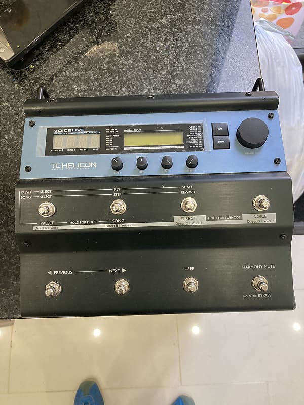 TC Helicon Voicelive Harmoniser and Voice Processor | Reverb