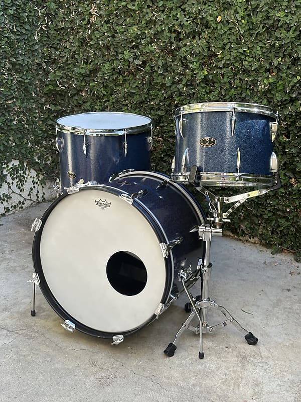 Apollo MIJ Drum Set 1960s Blue Sparkle made by Pearl | Reverb