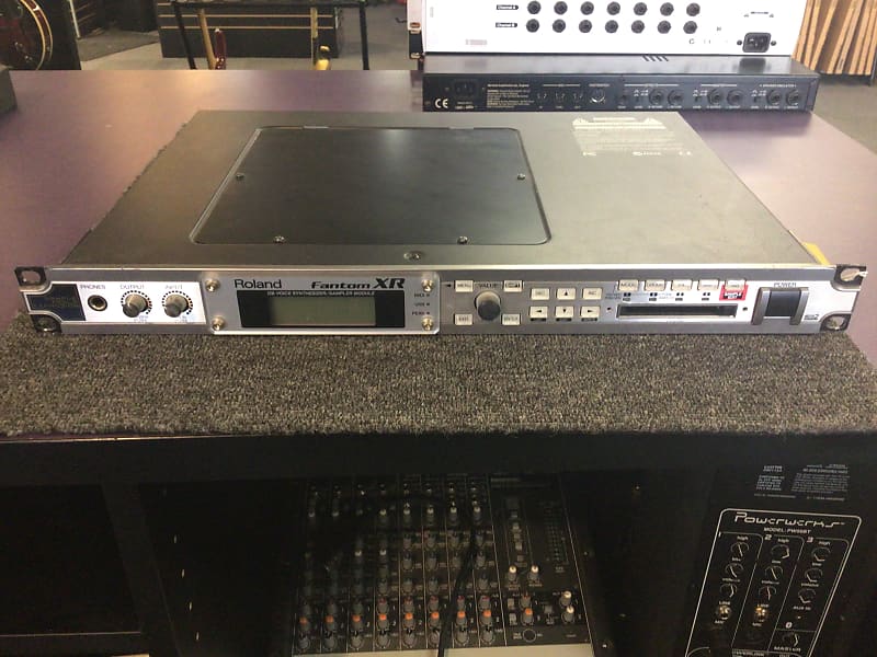 Used Roland FANTOM XR VOCAL SYNTH | Reverb