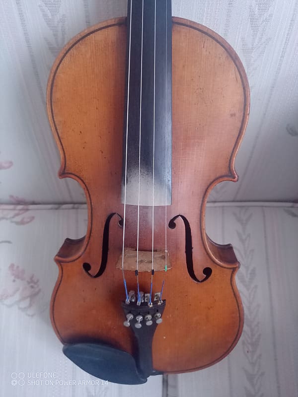 Very old beautiful violin | Reverb