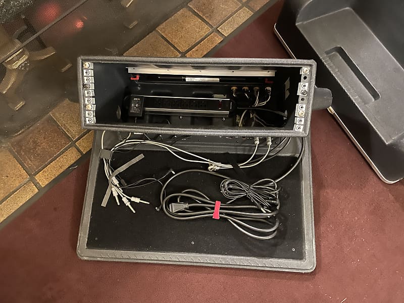 SKB PS-100 Powered Pedal Board Travel Flight Case with 9v | Reverb