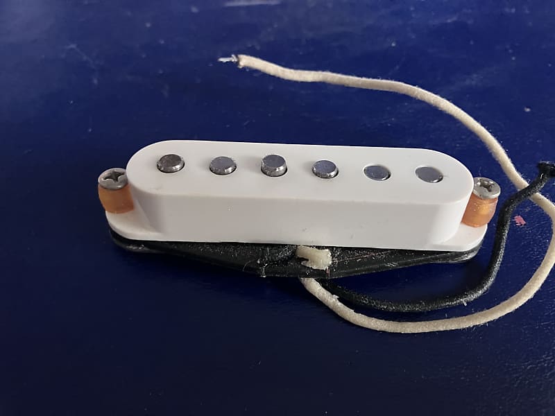 Stratocaster Replacement Pickup with Base Plate and White | Reverb