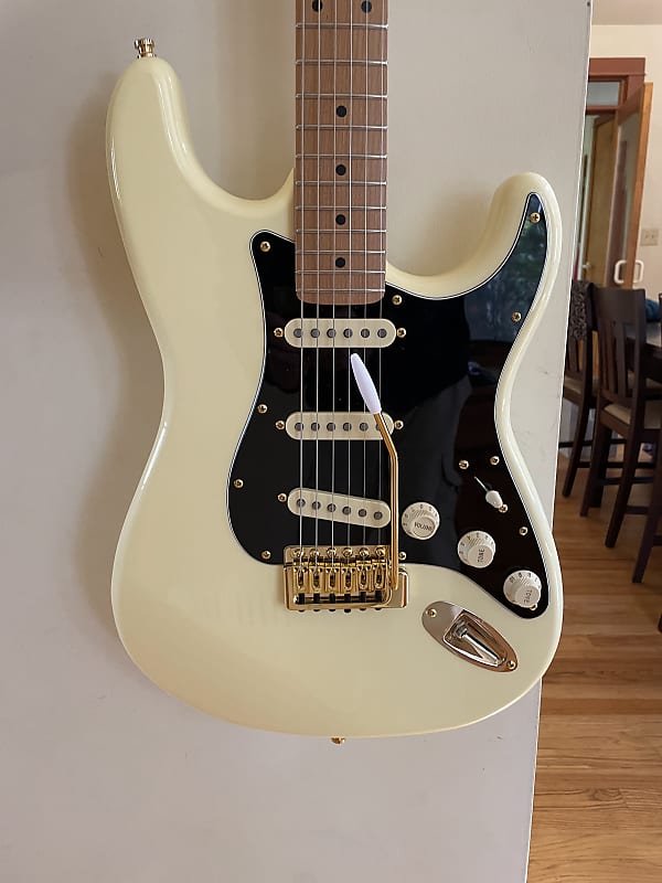 Strat - Solid Ash body - Roasted maple neck - Antique White - | Reverb