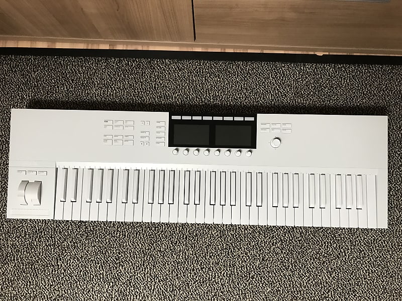 LIMITED EDITION 500 - Native Instruments KOMPLETE KONTROL S61 | Reverb