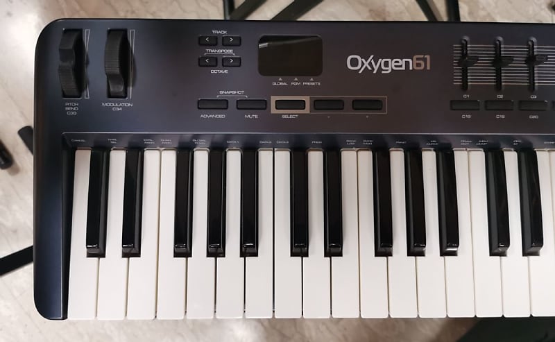 M-Audio OxyGen 61 MK2 61 dynamic keys - Controller USB (NO | Reverb