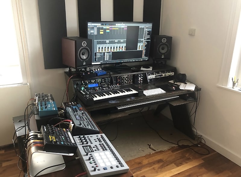 Output Platform Studio Desk 2019 Kodiak Brown | Reverb UK