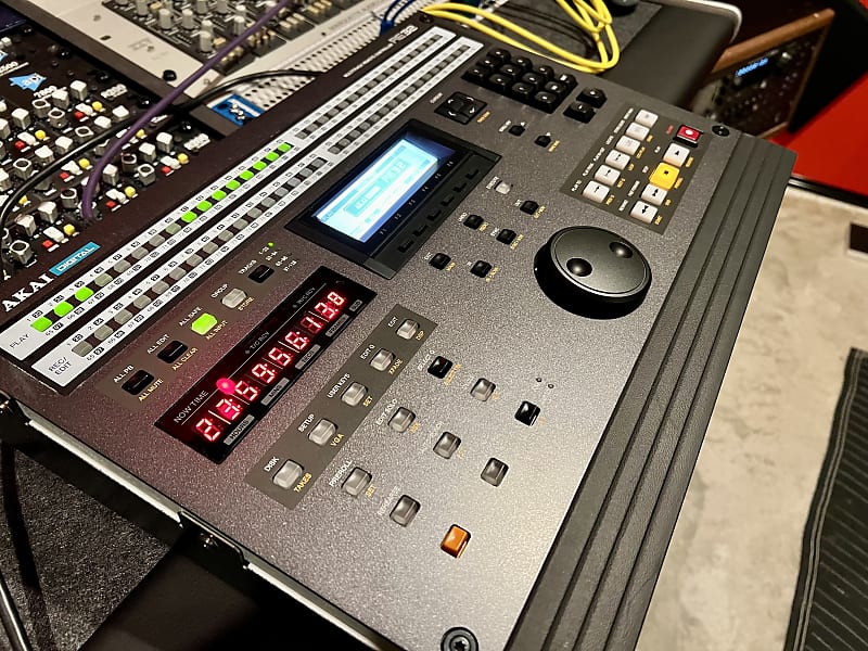 Akai RE32 DR16 DR8 | Reverb