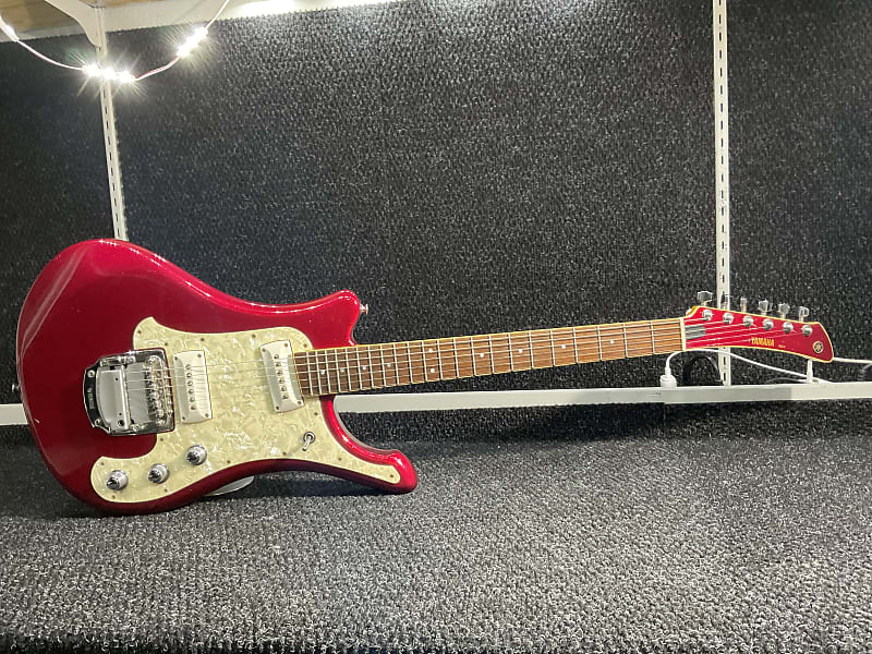 Yamaha SGV 800 - Candy apple red | Reverb