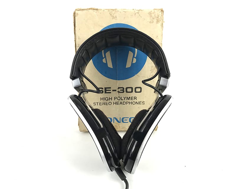 Pioneer SE-300 | Reverb