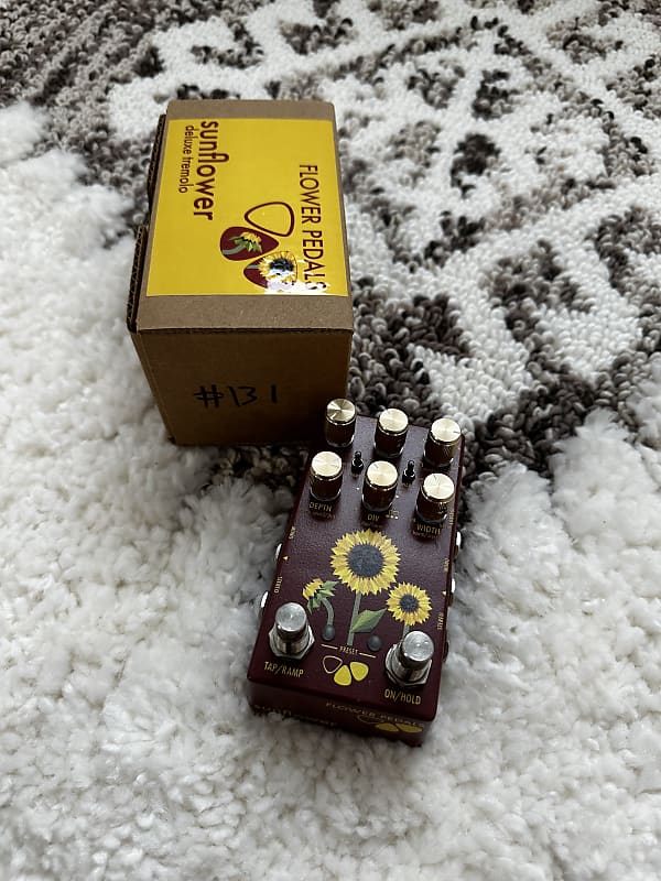 Flower Pedals Sunflower Deluxe Tremolo | Reverb