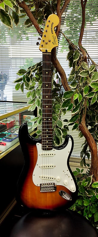 Squier Vintage Modified Stratocaster SSS with Rosewood | Reverb Canada