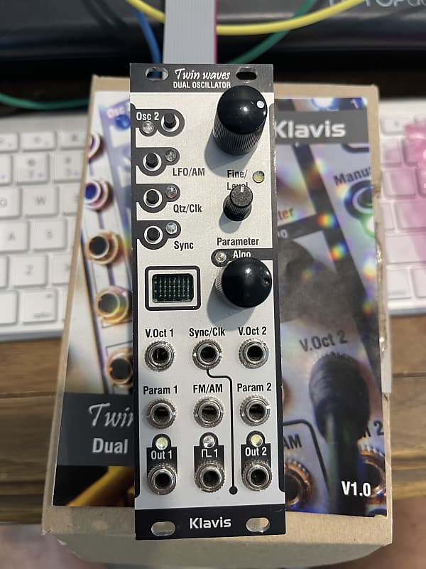 Klavis Twin Waves v1 - silver | Reverb