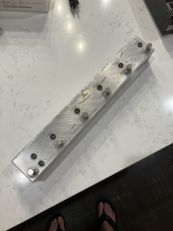 Loop master Looper 4 loops with tuner out and dual outputs | Reverb