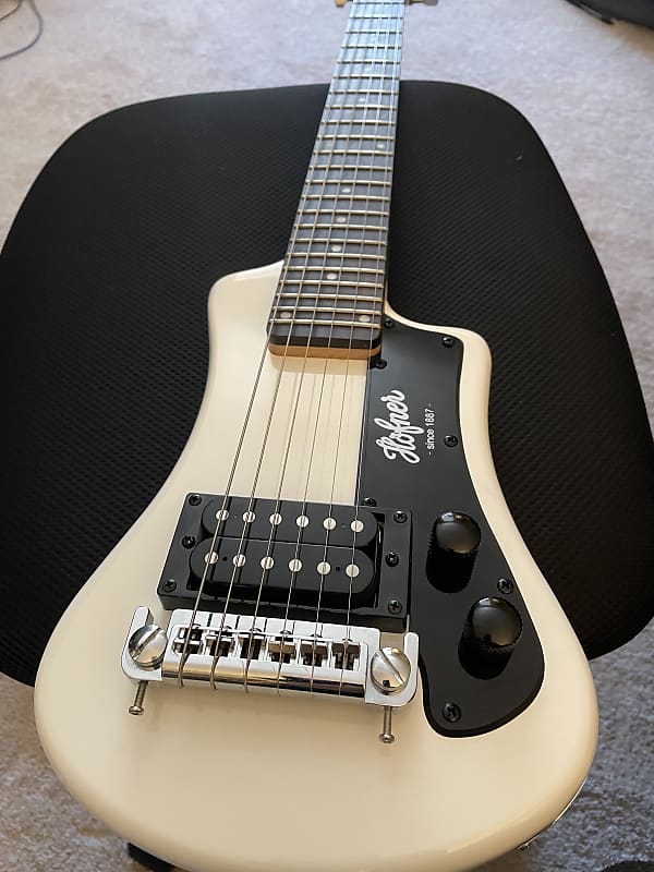 Hofner Shorty Travel Guitar white | Reverb