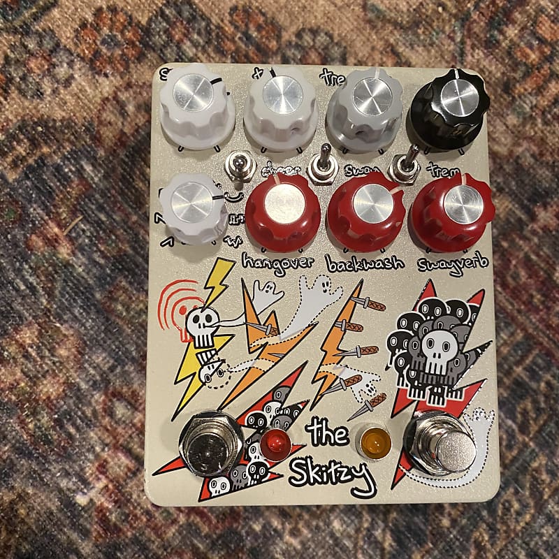 Champion Leccy The Skitzy Dual-layer Modulated Reverb Pedal | Reverb