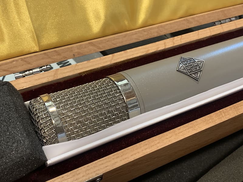 Telefunken R-F-T M16 MK II Microphone | Reverb