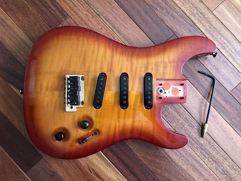Peavey USA Falcon Body loaded - Cherry Sunburst | Reverb UK