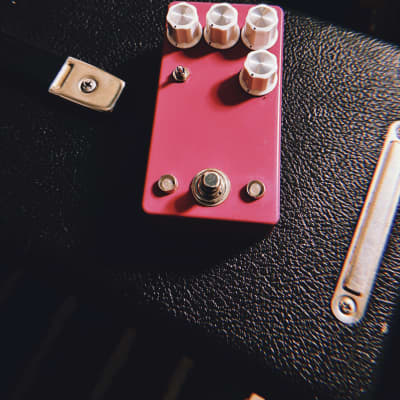 LS Pedals Chorus / Vibrato 2021 - Pink | Reverb